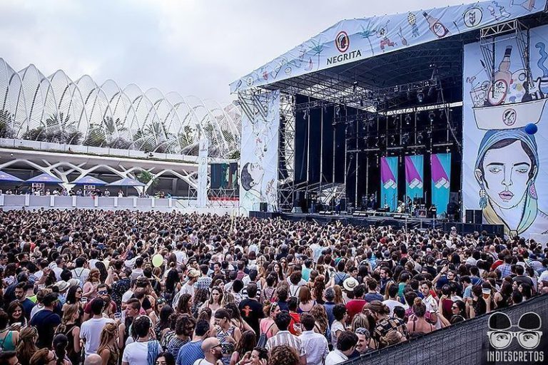 Black Eyed Peas, Nicki Nicole y Christina Aguilera compartirán ...